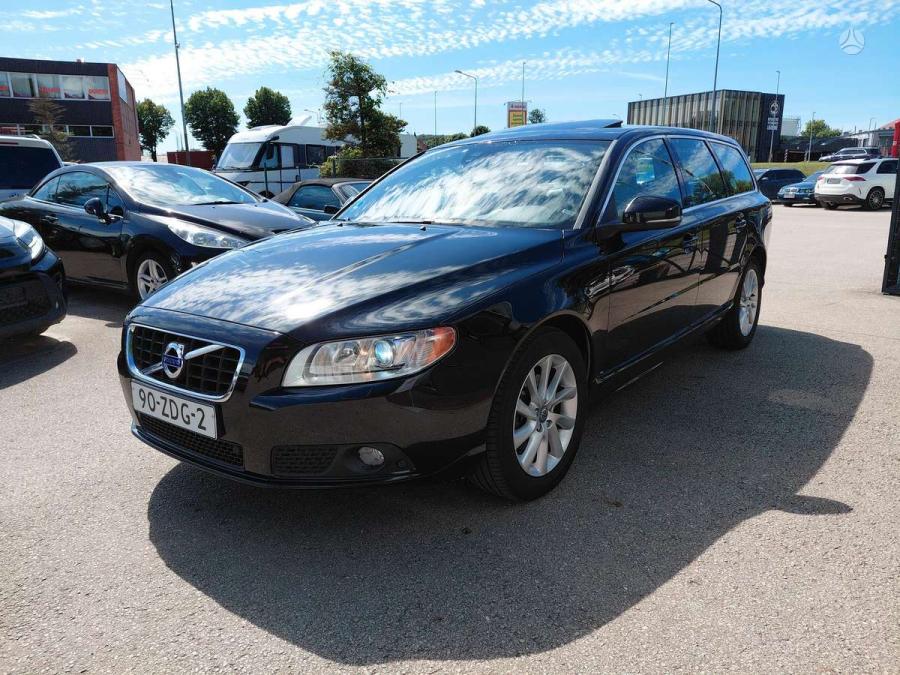 Black Volvo V70 2012 in Klaipeda, with an engine capacity of 1.60 L and mileage of 240 thousand km for 5950 €, photo 1 on AUTOMOTO.COM.LV