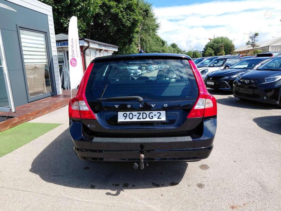 Black Volvo V70 2012 in Klaipeda, with an engine capacity of 1.60 L and mileage of 240 thousand km for 5950 €, photo 7 on AUTOMOTO.COM.LV