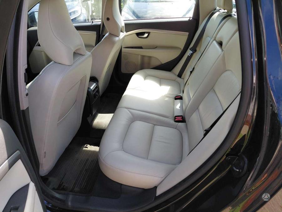 Black Volvo V70 2012 in Klaipeda, with an engine capacity of 1.60 L and mileage of 240 thousand km for 5950 €, photo 12 on AUTOMOTO.COM.LV