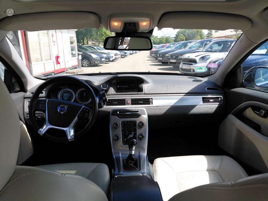 Black Volvo V70 2012 in Klaipeda, with an engine capacity of 1.60 L and mileage of 240 thousand km for 5950 €, photo 13 on AUTOMOTO.COM.LV