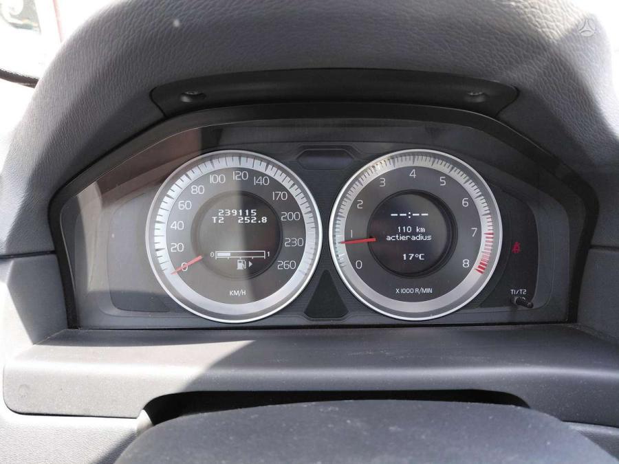 Black Volvo V70 2012 in Klaipeda, with an engine capacity of 1.60 L and mileage of 240 thousand km for 5950 €, photo 15 on AUTOMOTO.COM.LV