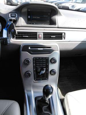 Black Volvo V70 2012 in Klaipeda, with an engine capacity of 1.60 L and mileage of 240 thousand km for 5950 €, photo 16 on AUTOMOTO.COM.LV
