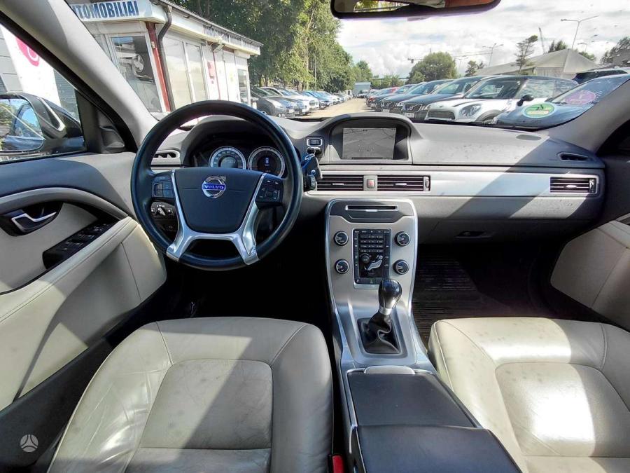 Black Volvo V70 2012 in Klaipeda, with an engine capacity of 1.60 L and mileage of 240 thousand km for 5950 €, photo 19 on AUTOMOTO.COM.LV
