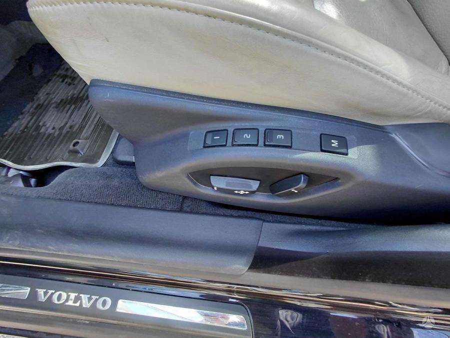 Black Volvo V70 2012 in Klaipeda, with an engine capacity of 1.60 L and mileage of 240 thousand km for 5950 €, photo 22 on AUTOMOTO.COM.LV