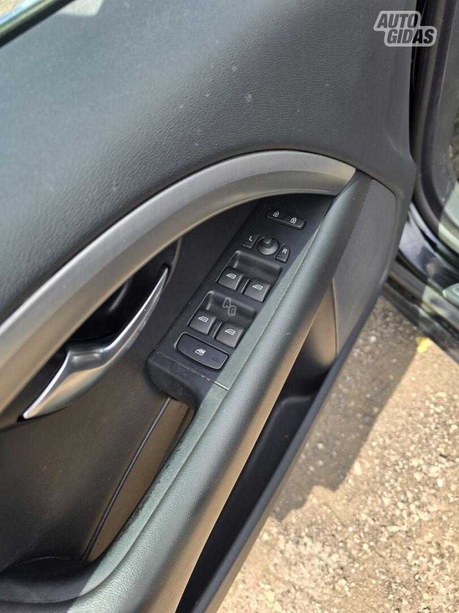 Black Volvo V70 2012 in Kupiskis, with an engine capacity of 1.60 L and mileage of 274 thousand km for 3950 €, photo 12 on AUTOMOTO.COM.LV