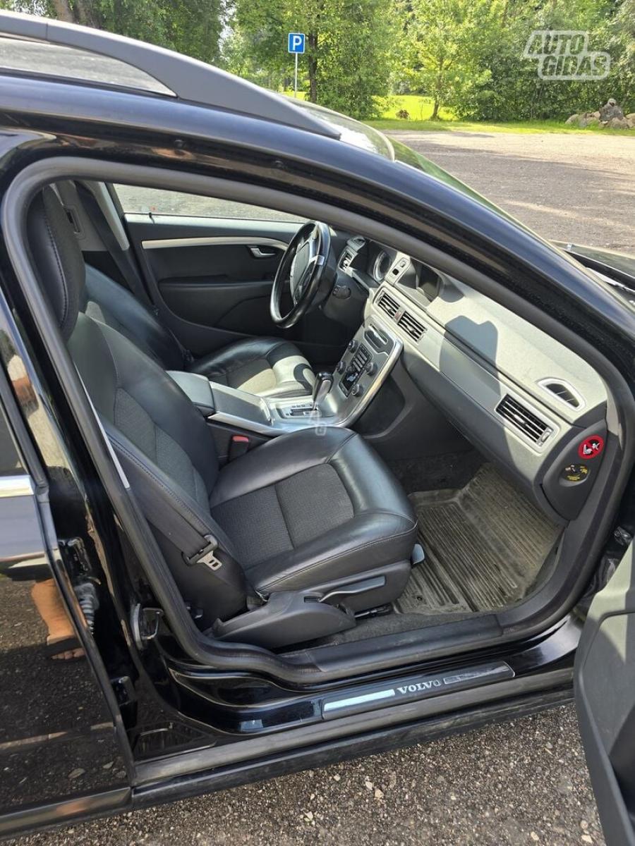 Black Volvo V70 2012 in Kupiskis, with an engine capacity of 1.60 L and mileage of 274 thousand km for 3950 €, photo 16 on AUTOMOTO.COM.LV
