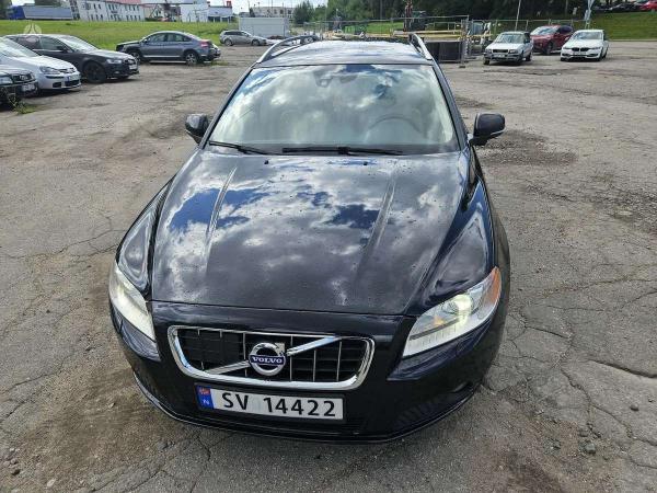 Melns Volvo V70 2012 Kauņa, ar dzinēja tilpumu 1.56 L un nobraukumu 299 tūkst. km par 3499 €, foto 3 vietnē AUTOMOTO.COM.LV