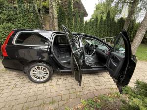Black Volvo V70 2012 in Riga, with an engine capacity of 2.00 L and mileage of 341 thousand km for 4450 €, photo 6 on AUTOMOTO.COM.LV
