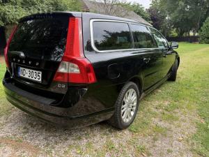 Black Volvo V70 2012 in Riga, with an engine capacity of 2.00 L and mileage of 341 thousand km for 4450 €, photo 7 on AUTOMOTO.COM.LV