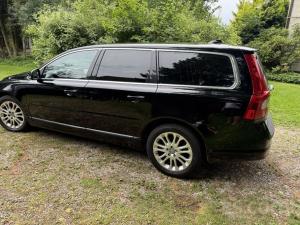 Black Volvo V70 2012 in Riga, with an engine capacity of 2.00 L and mileage of 341 thousand km for 4450 €, photo 12 on AUTOMOTO.COM.LV