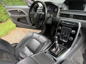 Black Volvo V70 2012 in Riga, with an engine capacity of 2.00 L and mileage of 341 thousand km for 4450 €, photo 15 on AUTOMOTO.COM.LV