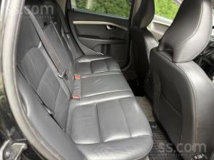Black Volvo V70 2012 in Riga, with an engine capacity of 2.00 L and mileage of 341 thousand km for 4450 €, photo 17 on AUTOMOTO.COM.LV