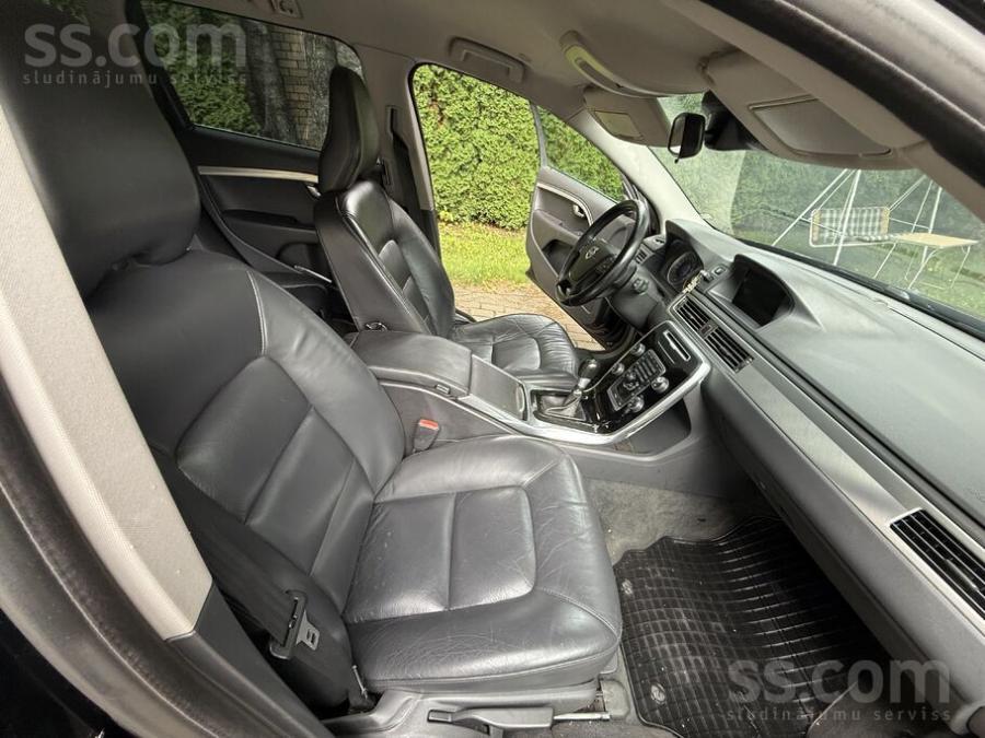 Black Volvo V70 2012 in Riga, with an engine capacity of 2.00 L and mileage of 341 thousand km for 4450 €, photo 18 on AUTOMOTO.COM.LV