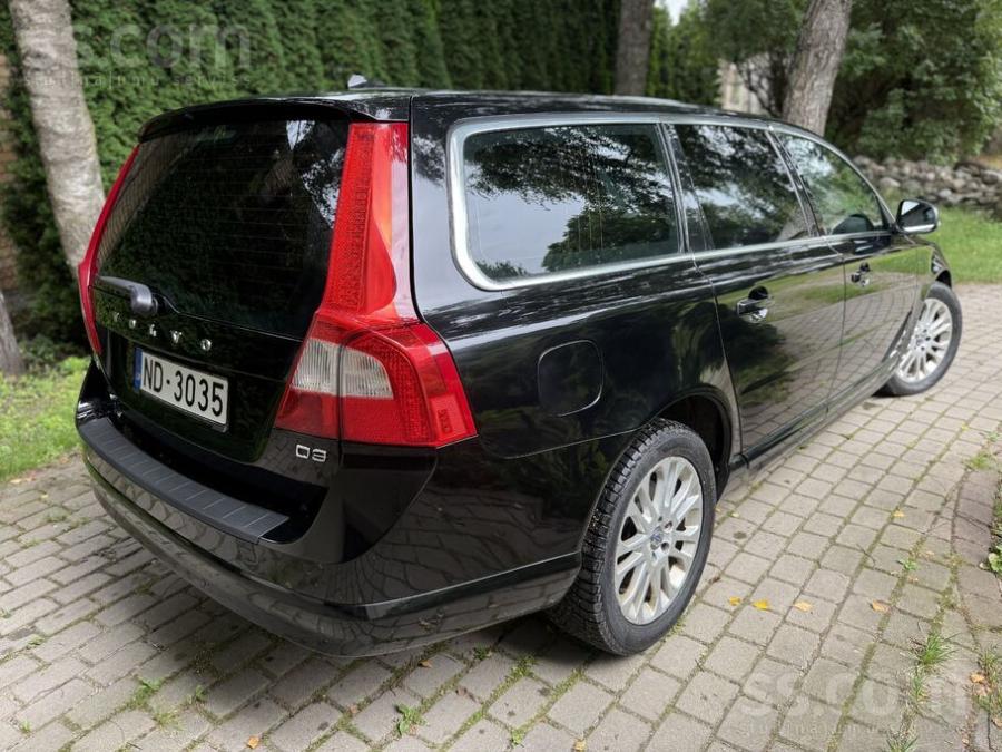 Black Volvo V70 2012 in Riga, with an engine capacity of 2.00 L and mileage of 341 thousand km for 4450 €, photo 24 on AUTOMOTO.COM.LV