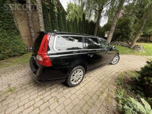 Black Volvo V70 2012 in Riga, with an engine capacity of 2.00 L and mileage of 341 thousand km for 4450 €, photo 25 on AUTOMOTO.COM.LV