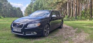 Black Volvo V70 2012 in Talsi, with an engine capacity of 2.00 L and mileage of 448 thousand km for 5300 €, photo 1 on AUTOMOTO.COM.LV