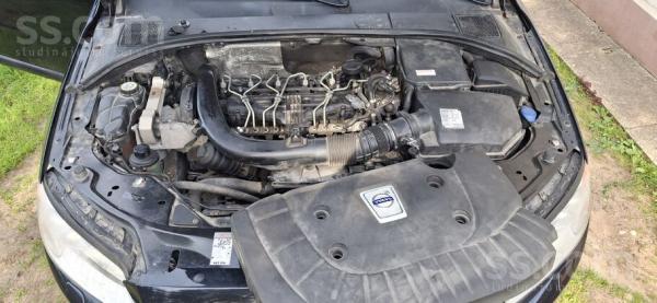 Black Volvo V70 2012 in Talsi, with an engine capacity of 2.00 L and mileage of 448 thousand km for 5300 €, photo 9 on AUTOMOTO.COM.LV
