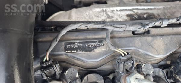 Black Volvo V70 2012 in Talsi, with an engine capacity of 2.00 L and mileage of 448 thousand km for 5300 €, photo 10 on AUTOMOTO.COM.LV