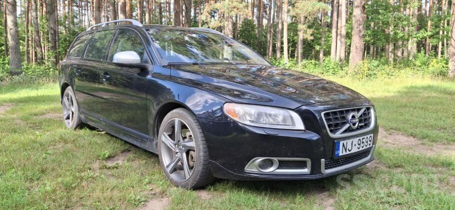 Black Volvo V70 2012 in Talsi, with an engine capacity of 2.00 L and mileage of 448 thousand km for 5300 €, photo 3 on AUTOMOTO.COM.LV