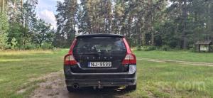 Black Volvo V70 2012 in Talsi, with an engine capacity of 2.00 L and mileage of 448 thousand km for 5300 €, photo 4 on AUTOMOTO.COM.LV