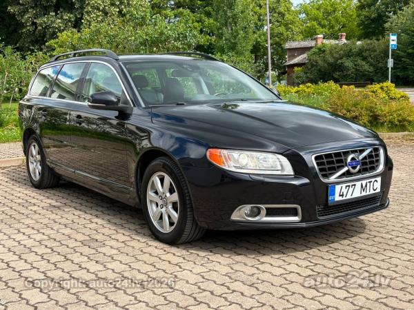 Black Volvo V70 2012 in Paide, with an engine capacity of 2.00 L and mileage of 323 thousand km for 7690 €, photo 1 on AUTOMOTO.COM.LV