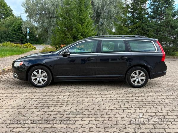 Black Volvo V70 2012 in Paide, with an engine capacity of 2.00 L and mileage of 323 thousand km for 7690 €, photo 8 on AUTOMOTO.COM.LV