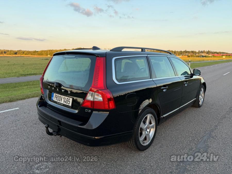 Melns Volvo V70 2012 Tallina, ar dzinēja tilpumu 2.00 L un nobraukumu 222 tūkst. km par 7990 €, foto 3 vietnē AUTOMOTO.COM.LV