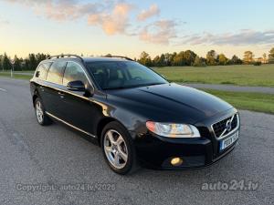 Melns Volvo V70 2012 Tallina, ar dzinēja tilpumu 2.00 L un nobraukumu 222 tūkst. km par 7990 €, foto 4 vietnē AUTOMOTO.COM.LV