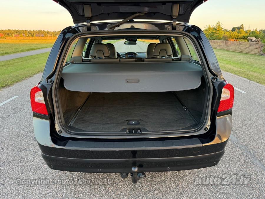 Melns Volvo V70 2012 Tallina, ar dzinēja tilpumu 2.00 L un nobraukumu 222 tūkst. km par 7990 €, foto 15 vietnē AUTOMOTO.COM.LV