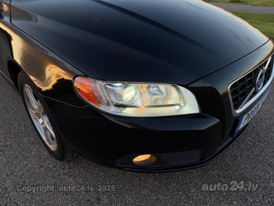 Melns Volvo V70 2012 Tallina, ar dzinēja tilpumu 2.00 L un nobraukumu 222 tūkst. km par 7990 €, foto 19 vietnē AUTOMOTO.COM.LV