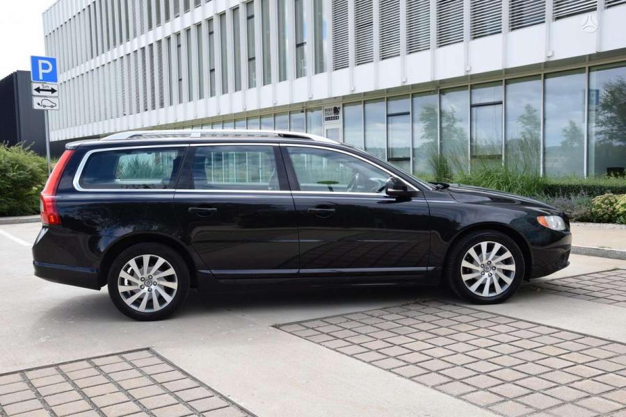Melns Volvo V70 2012 Viļņa, ar dzinēja tilpumu 1.98 L un nobraukumu 290 tūkst. km par 5950 €, foto 13 vietnē AUTOMOTO.COM.LV