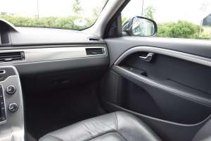 Melns Volvo V70 2012 Viļņa, ar dzinēja tilpumu 1.98 L un nobraukumu 290 tūkst. km par 5950 €, foto 24 vietnē AUTOMOTO.COM.LV