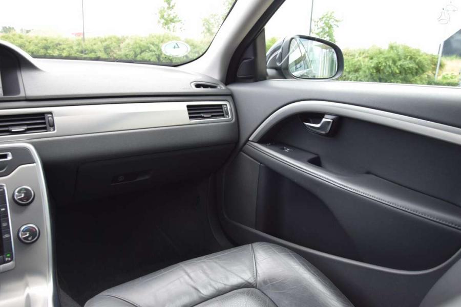 Melns Volvo V70 2012 Viļņa, ar dzinēja tilpumu 1.98 L un nobraukumu 290 tūkst. km par 5950 €, foto 24 vietnē AUTOMOTO.COM.LV