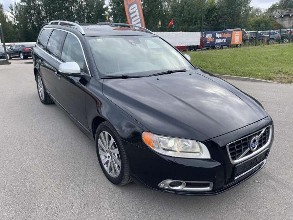 Black Volvo V70 2012 in Kaunas, with an engine capacity of 1.98 L and mileage of 287 thousand km for 5650 €, photo 4 on AUTOMOTO.COM.LV