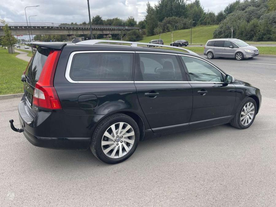 Black Volvo V70 2012 in Kaunas, with an engine capacity of 1.98 L and mileage of 287 thousand km for 5650 €, photo 9 on AUTOMOTO.COM.LV