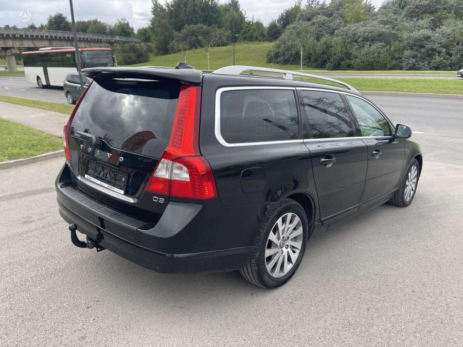 Black Volvo V70 2012 in Kaunas, with an engine capacity of 1.98 L and mileage of 287 thousand km for 5650 €, photo 11 on AUTOMOTO.COM.LV
