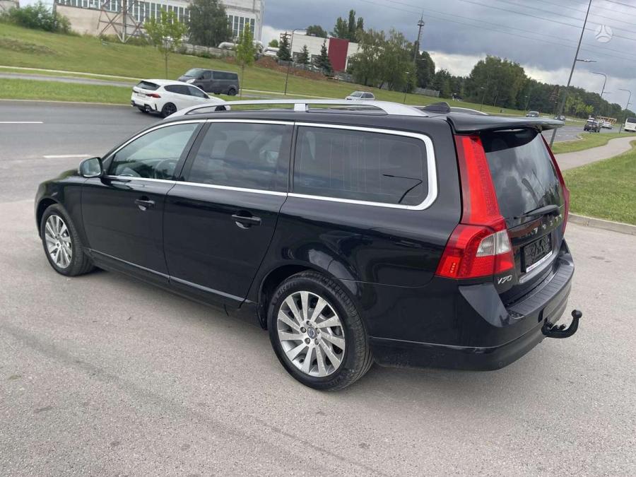 Black Volvo V70 2012 in Kaunas, with an engine capacity of 1.98 L and mileage of 287 thousand km for 5650 €, photo 14 on AUTOMOTO.COM.LV