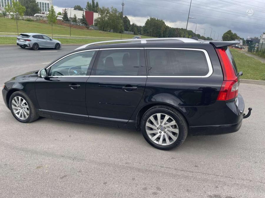 Black Volvo V70 2012 in Kaunas, with an engine capacity of 1.98 L and mileage of 287 thousand km for 5650 €, photo 15 on AUTOMOTO.COM.LV
