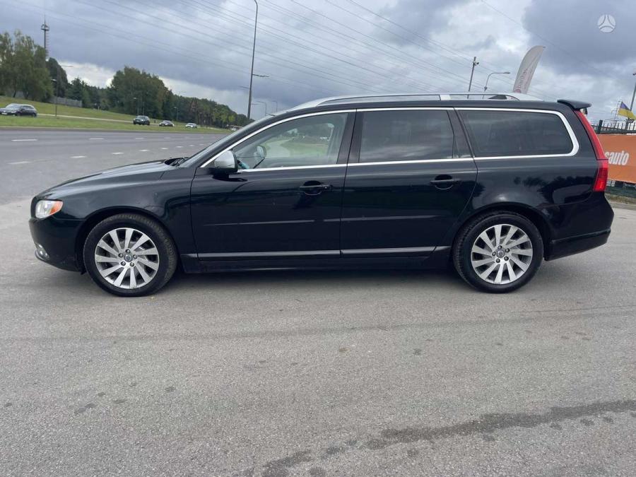 Black Volvo V70 2012 in Kaunas, with an engine capacity of 1.98 L and mileage of 287 thousand km for 5650 €, photo 16 on AUTOMOTO.COM.LV
