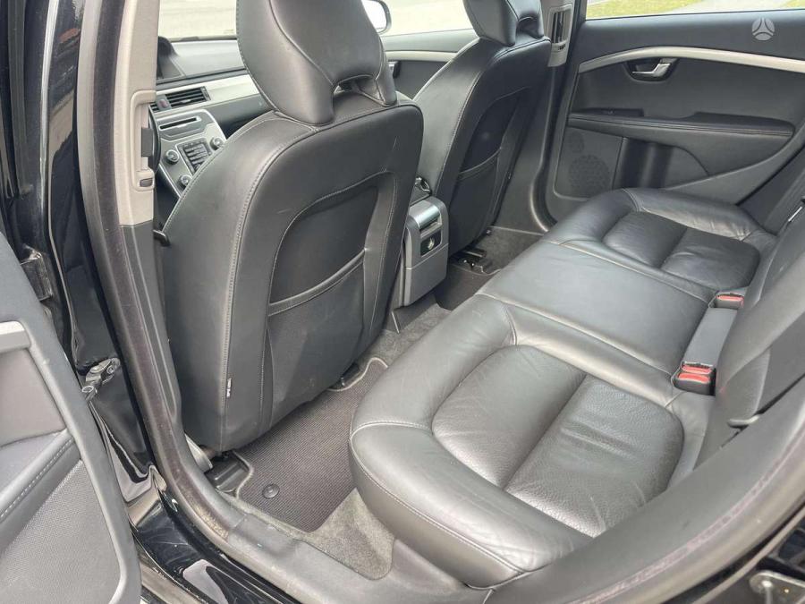 Black Volvo V70 2012 in Kaunas, with an engine capacity of 1.98 L and mileage of 287 thousand km for 5650 €, photo 24 on AUTOMOTO.COM.LV