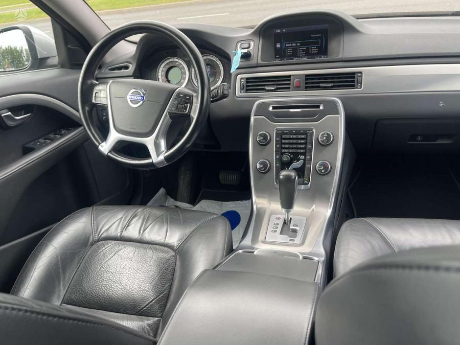 Black Volvo V70 2012 in Kaunas, with an engine capacity of 1.98 L and mileage of 287 thousand km for 5650 €, photo 25 on AUTOMOTO.COM.LV