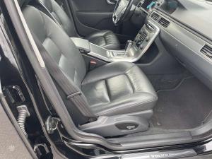 Black Volvo V70 2012 in Kaunas, with an engine capacity of 1.98 L and mileage of 287 thousand km for 5650 €, photo 27 on AUTOMOTO.COM.LV