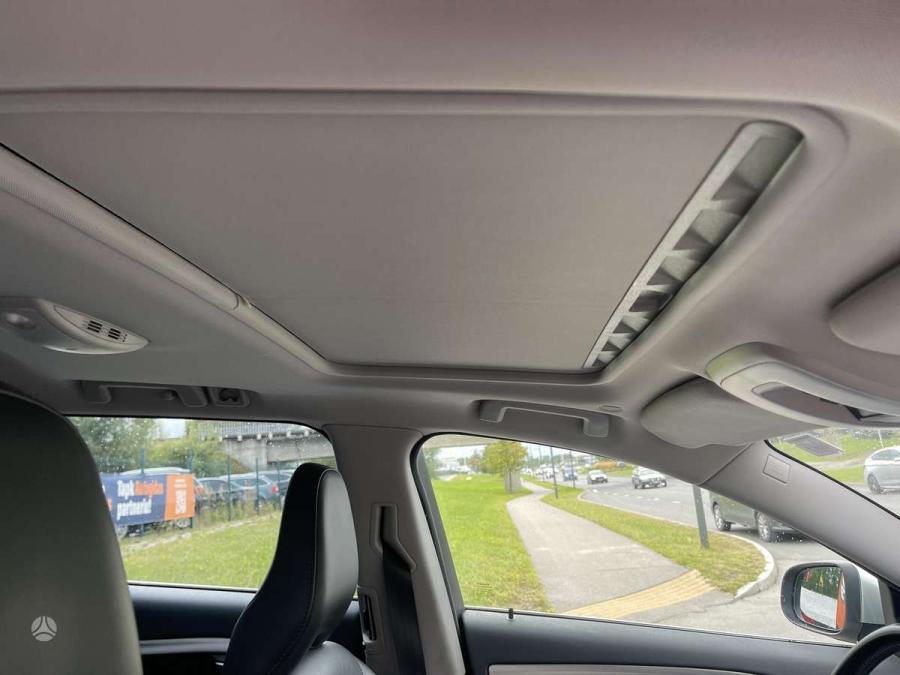 Black Volvo V70 2012 in Kaunas, with an engine capacity of 1.98 L and mileage of 287 thousand km for 5650 €, photo 29 on AUTOMOTO.COM.LV