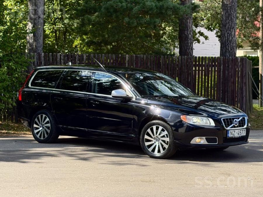 Melns Volvo V70 2012 Rīga, ar dzinēja tilpumu 2.00 L un nobraukumu 295 tūkst. km par 5750 €, foto 3 vietnē AUTOMOTO.COM.LV