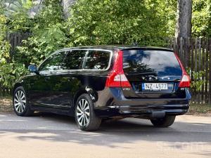 Melns Volvo V70 2012 Rīga, ar dzinēja tilpumu 2.00 L un nobraukumu 295 tūkst. km par 5750 €, foto 9 vietnē AUTOMOTO.COM.LV