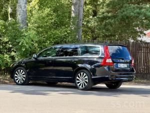 Melns Volvo V70 2012 Rīga, ar dzinēja tilpumu 2.00 L un nobraukumu 295 tūkst. km par 5750 €, foto 10 vietnē AUTOMOTO.COM.LV