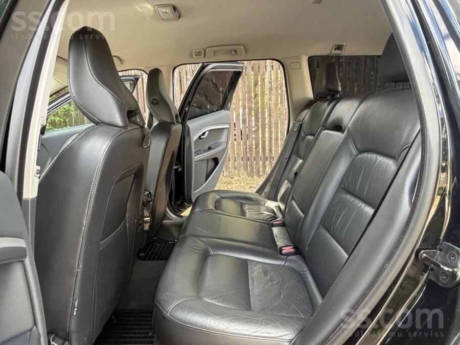 Melns Volvo V70 2012 Rīga, ar dzinēja tilpumu 2.00 L un nobraukumu 295 tūkst. km par 5750 €, foto 13 vietnē AUTOMOTO.COM.LV
