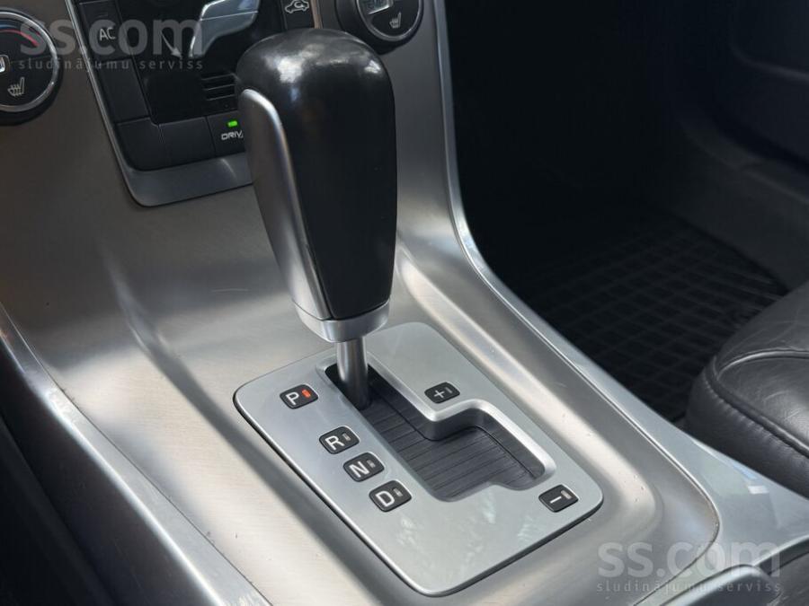 Melns Volvo V70 2012 Rīga, ar dzinēja tilpumu 2.00 L un nobraukumu 295 tūkst. km par 5750 €, foto 14 vietnē AUTOMOTO.COM.LV