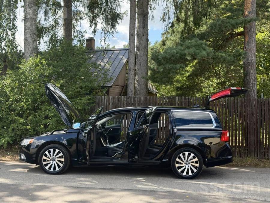 Melns Volvo V70 2012 Rīga, ar dzinēja tilpumu 2.00 L un nobraukumu 295 tūkst. km par 5750 €, foto 26 vietnē AUTOMOTO.COM.LV