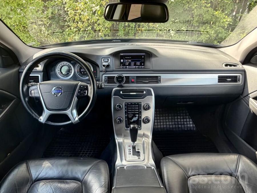 Melns Volvo V70 2012 Rīga, ar dzinēja tilpumu 2.00 L un nobraukumu 295 tūkst. km par 5750 €, foto 28 vietnē AUTOMOTO.COM.LV